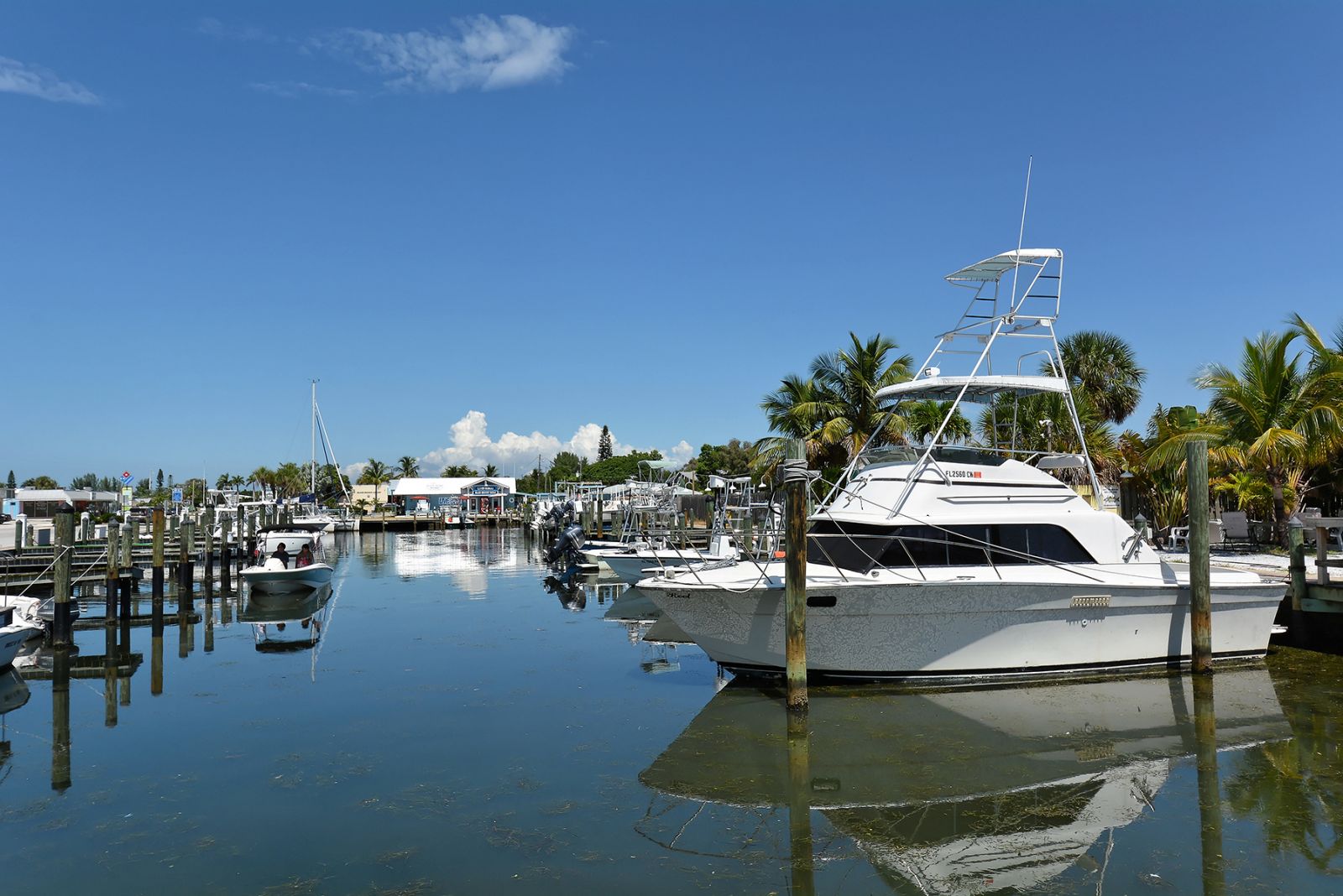 pix360.com | Real Estate Photography & Virtual Tours - 212 S Harbor Dr