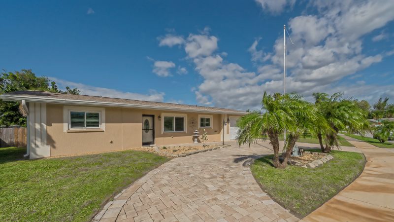 pix360.com | Real Estate Photography & Virtual Tours - 6833 Half Moon Drive