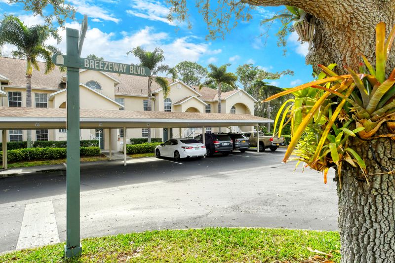 4210 Breezeway Blvd- 416 | pix360.com | Real Estate Photography ...